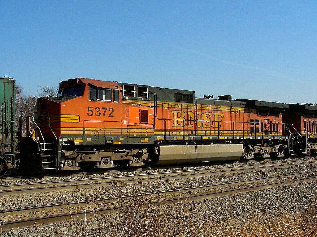 BNSF 5372